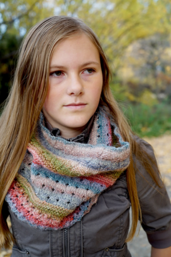 Lisa F HC37 - Vesper Cowl - Knitting Pattern | The Ribbon Rose